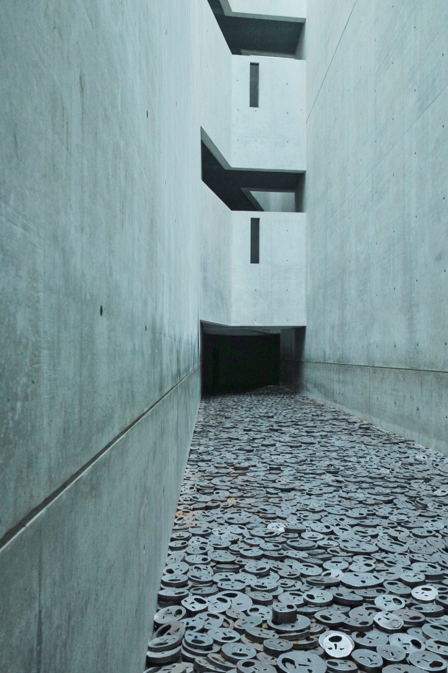 My Berlin: Shalekhet (Fallen Leaves), Jewish Museum | Fotoeins Fotografie