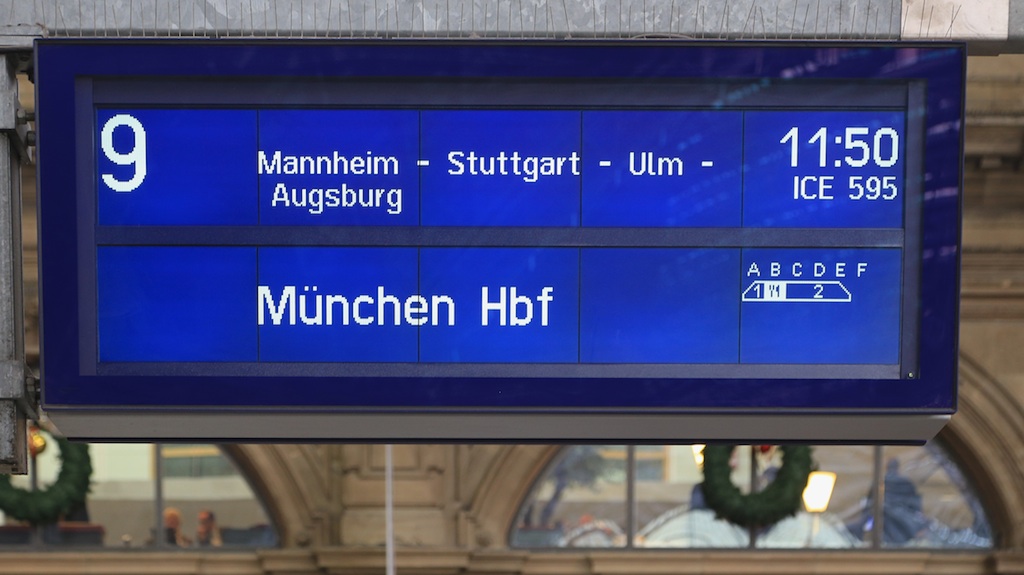How to read signage at German train stations | Fotoeins Fotografie