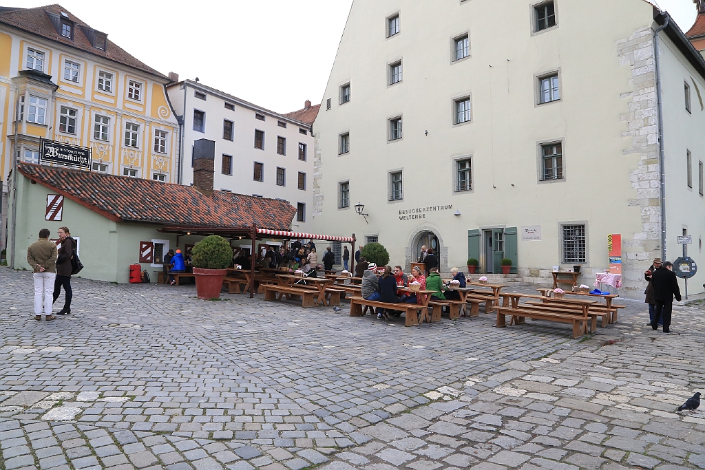 Regensburg: Wurstkuchl, historic sausage kitchen | Fotoeins Fotografie