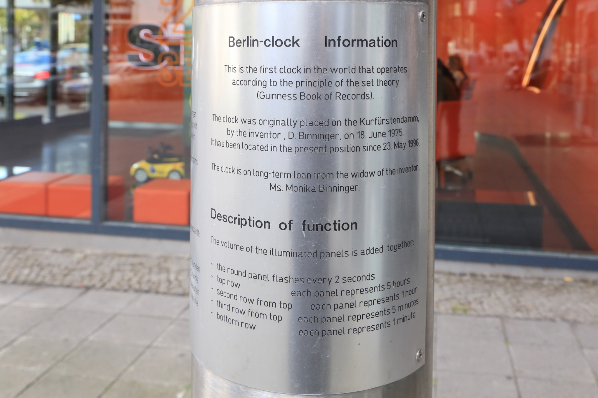 My Berlin: An Unusual (Set Theory) Clock | Fotoeins Fotografie