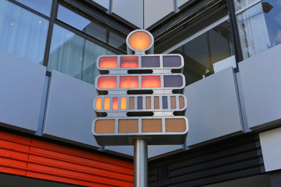 My Berlin: An Unusual (Set Theory) Clock | Fotoeins Fotografie