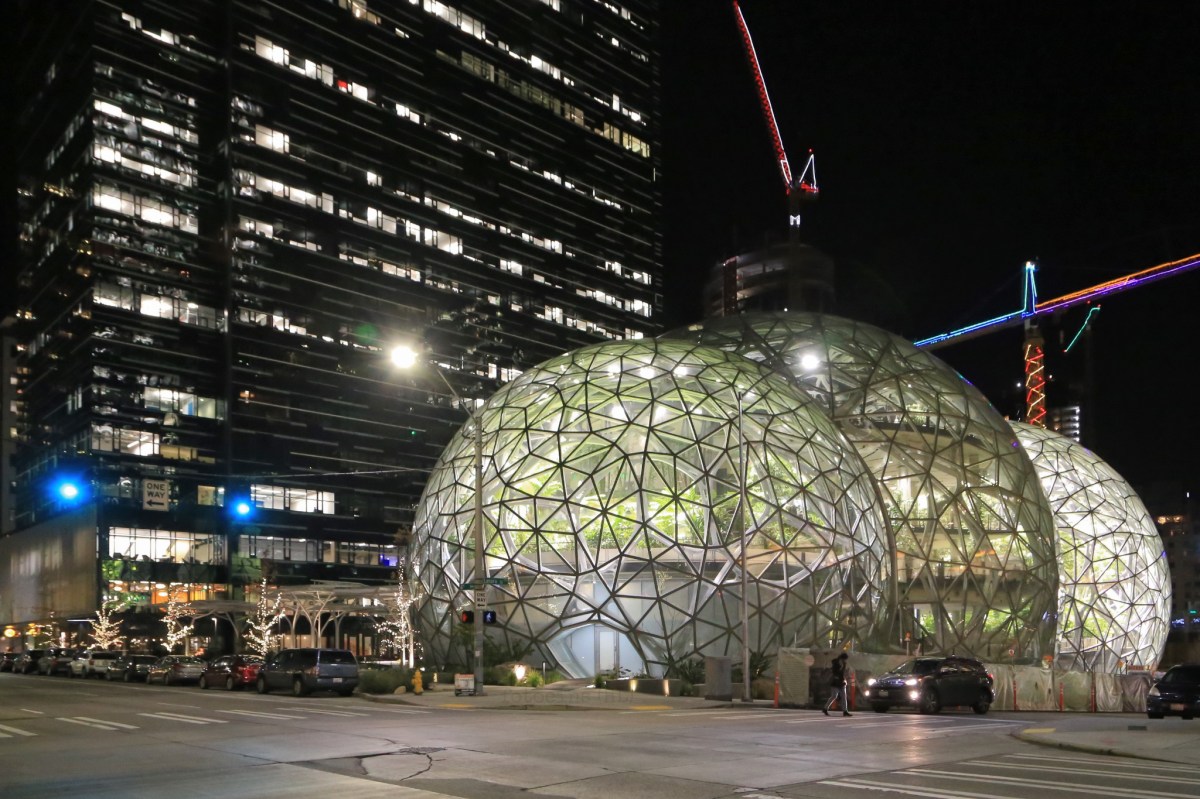 My Seattle: curious glowing Amazon Spheres | Fotoeins Fotografie