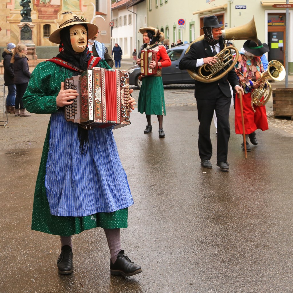 Fasching, Maschkera, Oimrausch: pre-Lent shenanigans in Mittenwald ...