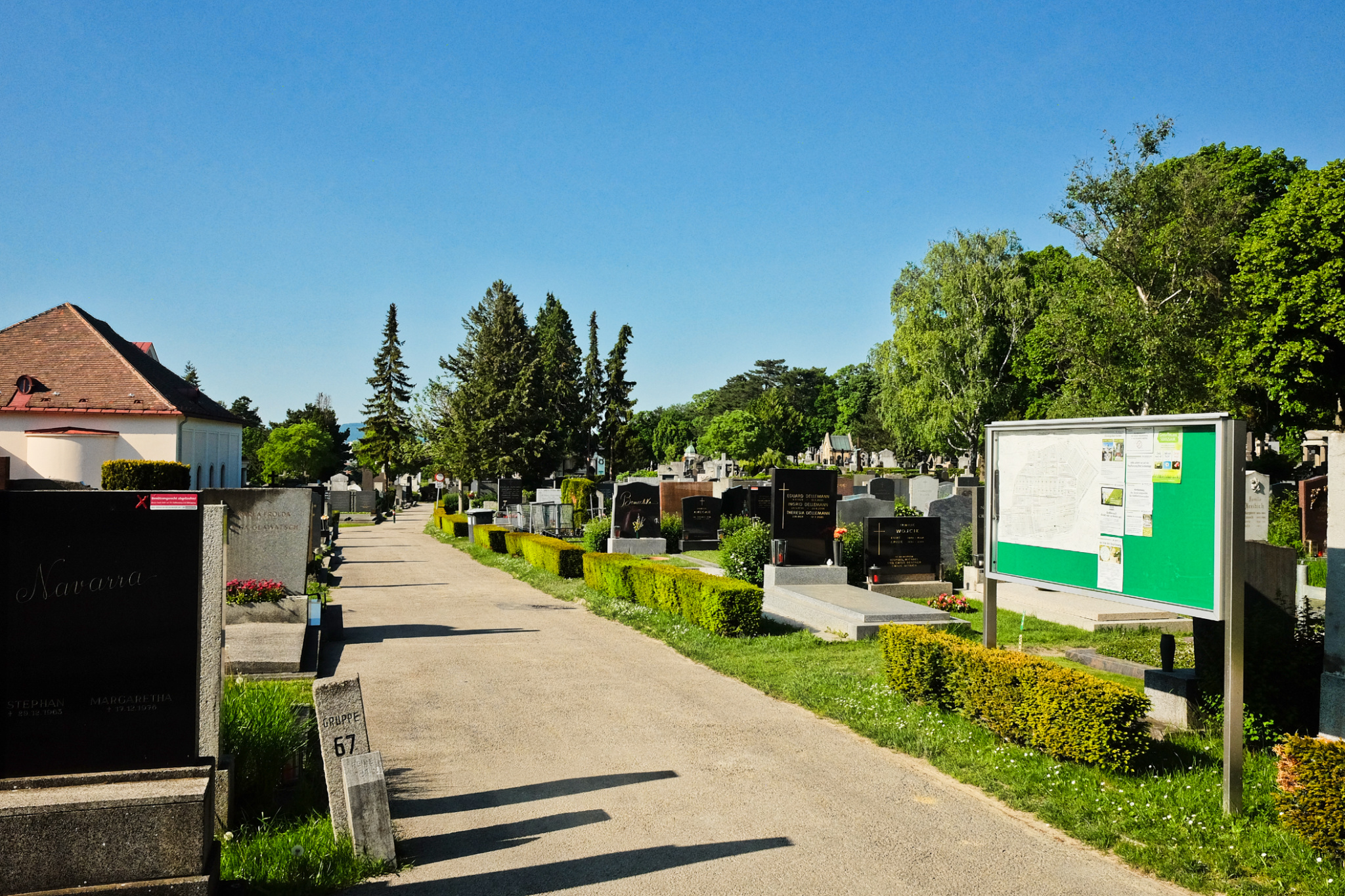 Vienna Hietzing Cemetery: Grillparzer, Klimt, Moser, Wagner | Fotoeins ...