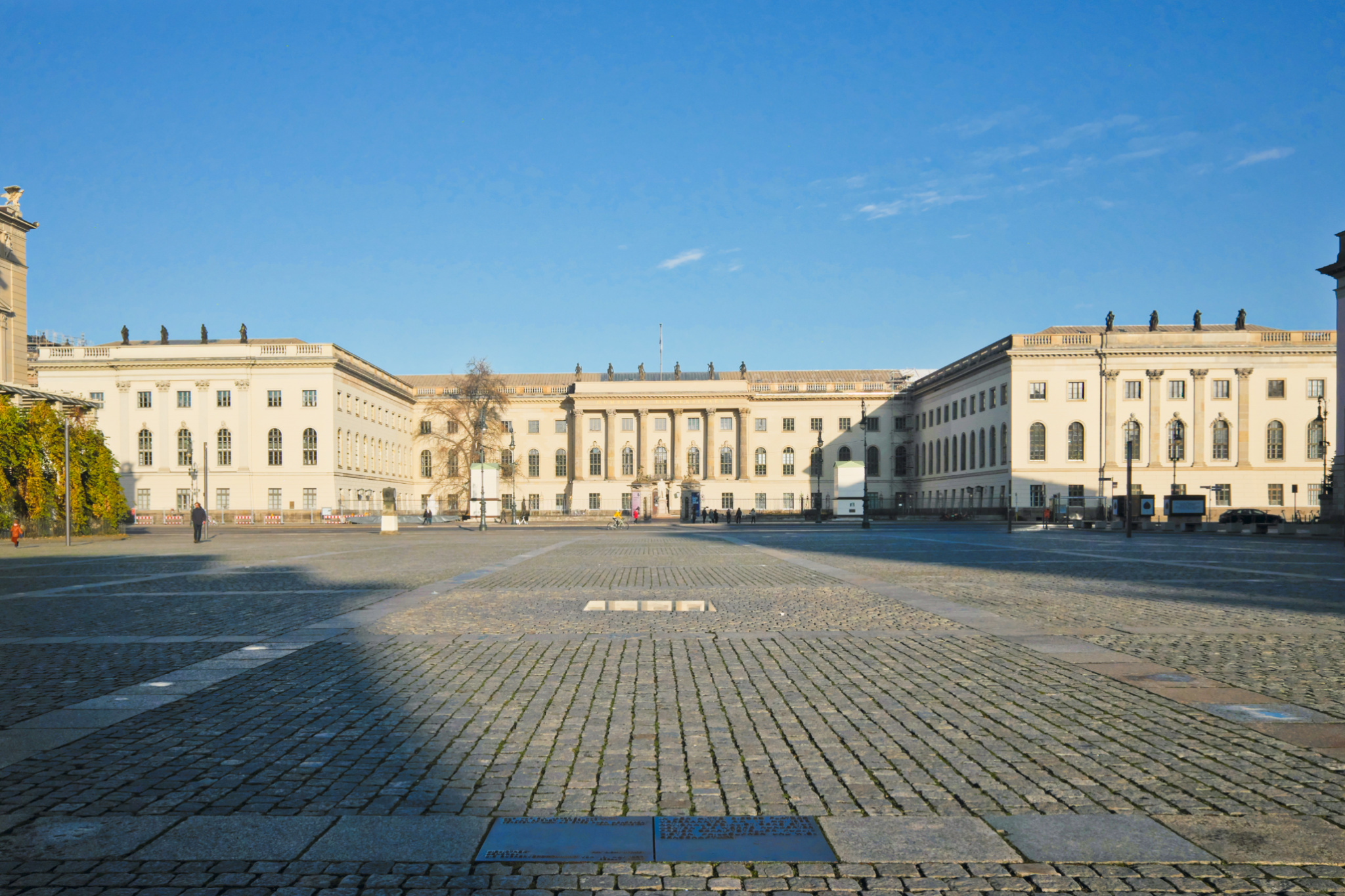 My Berlin: the buried Bibliothek at Bebelplatz | Fotoeins Fotografie
